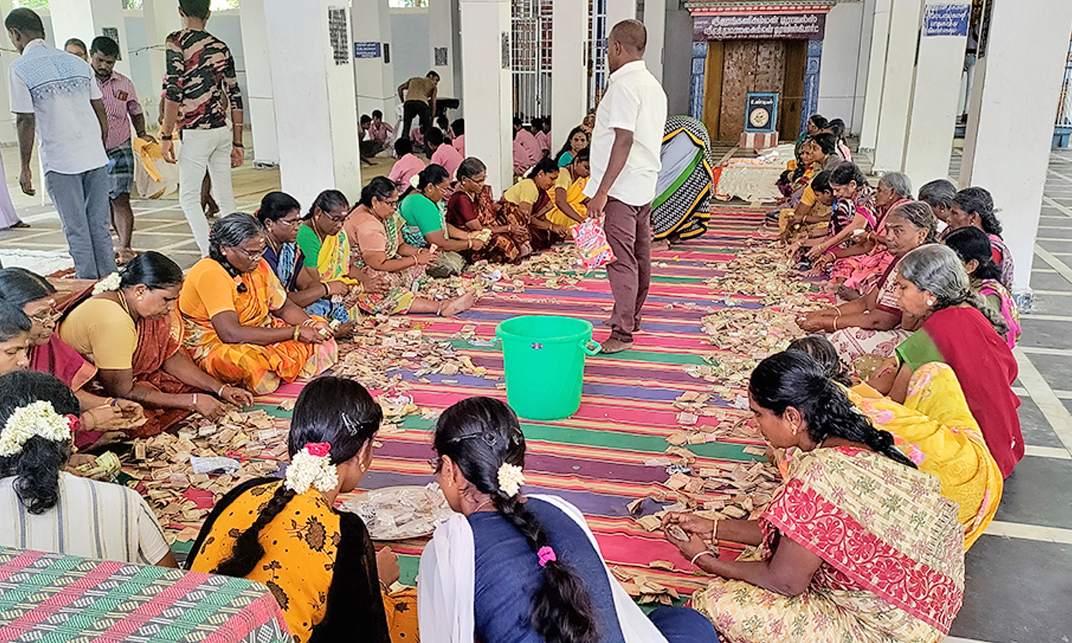 குரங்கணி முத்துமாலை அம்மன் கோவில் உண்டியல் காணிக்கை எண்ணும் பணி | Kurangani Muthumalai Amman ...