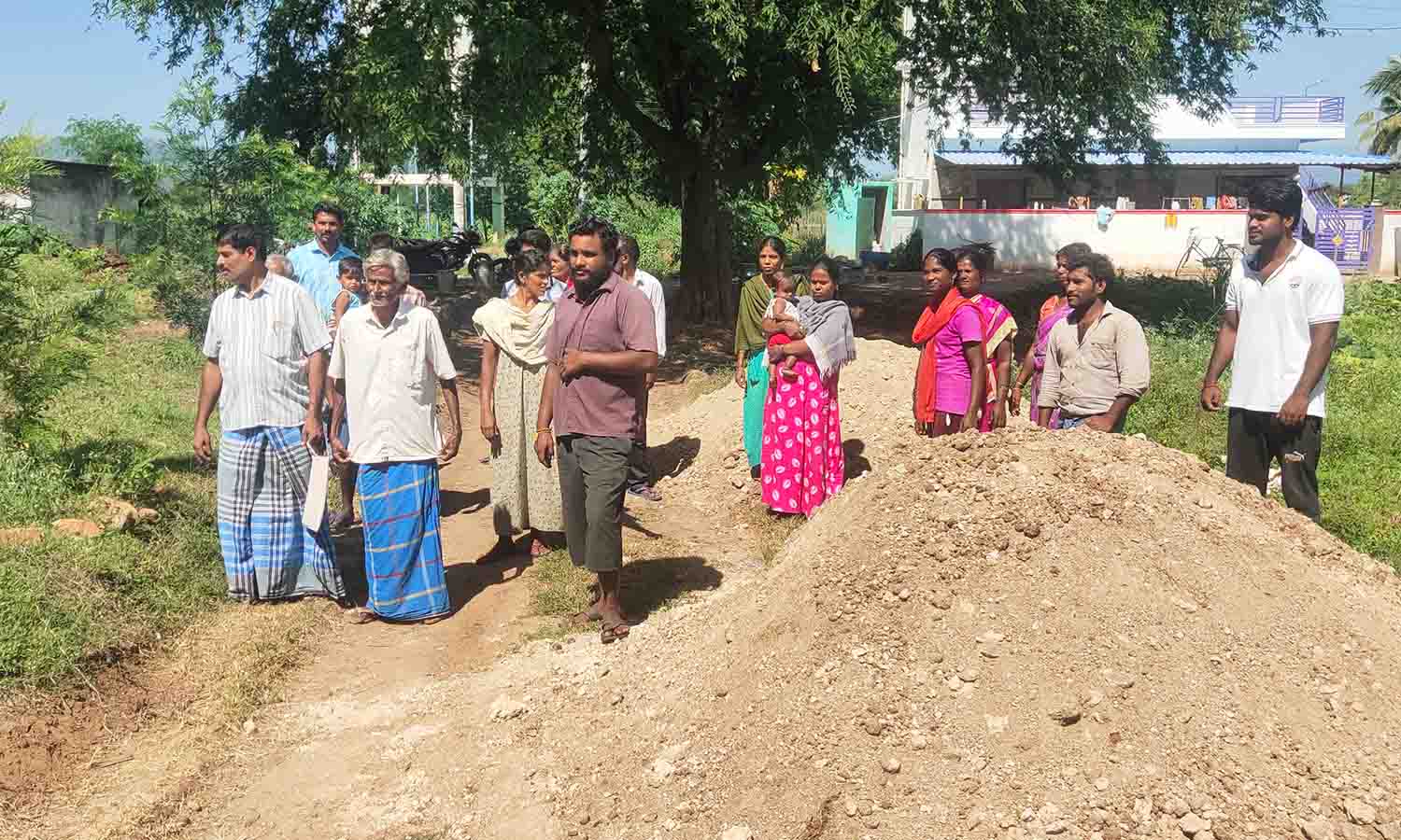 பாலக்கோடு அருகே நீர் நிலை கால்வாய் ஆக்கிரமிப்பு: குடியிருப்பு, விவசாய ...