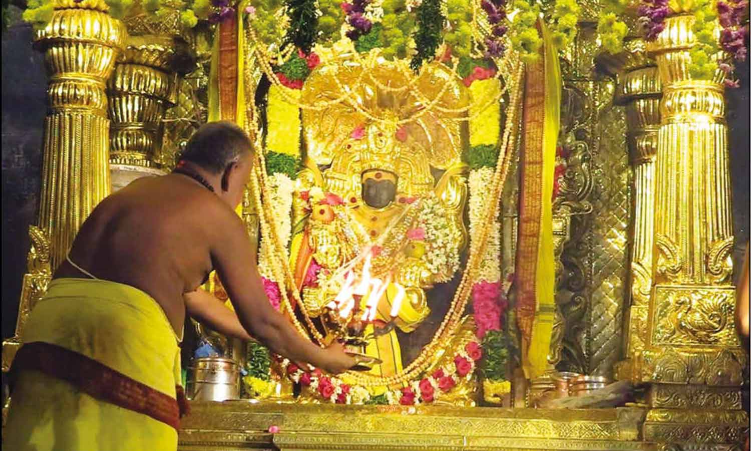 ஸ்ரீகாளஹஸ்தி சிவன் கோவிலில் மேதாகுரு தட்சிணாமூர்த்திக்கு அபிஷேக, ஆராதனை ...