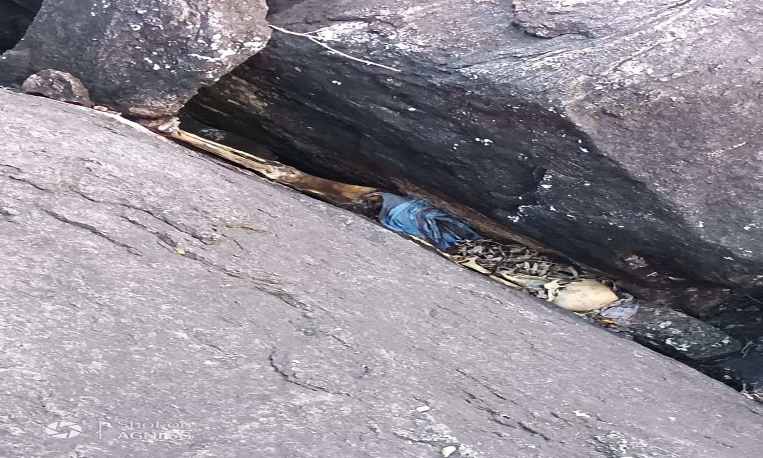 இரணியல் அருகே பாறைகளுக்கிடையே எலும்புக்கூடாக கிடந்தவர் கொலை செய்து ...