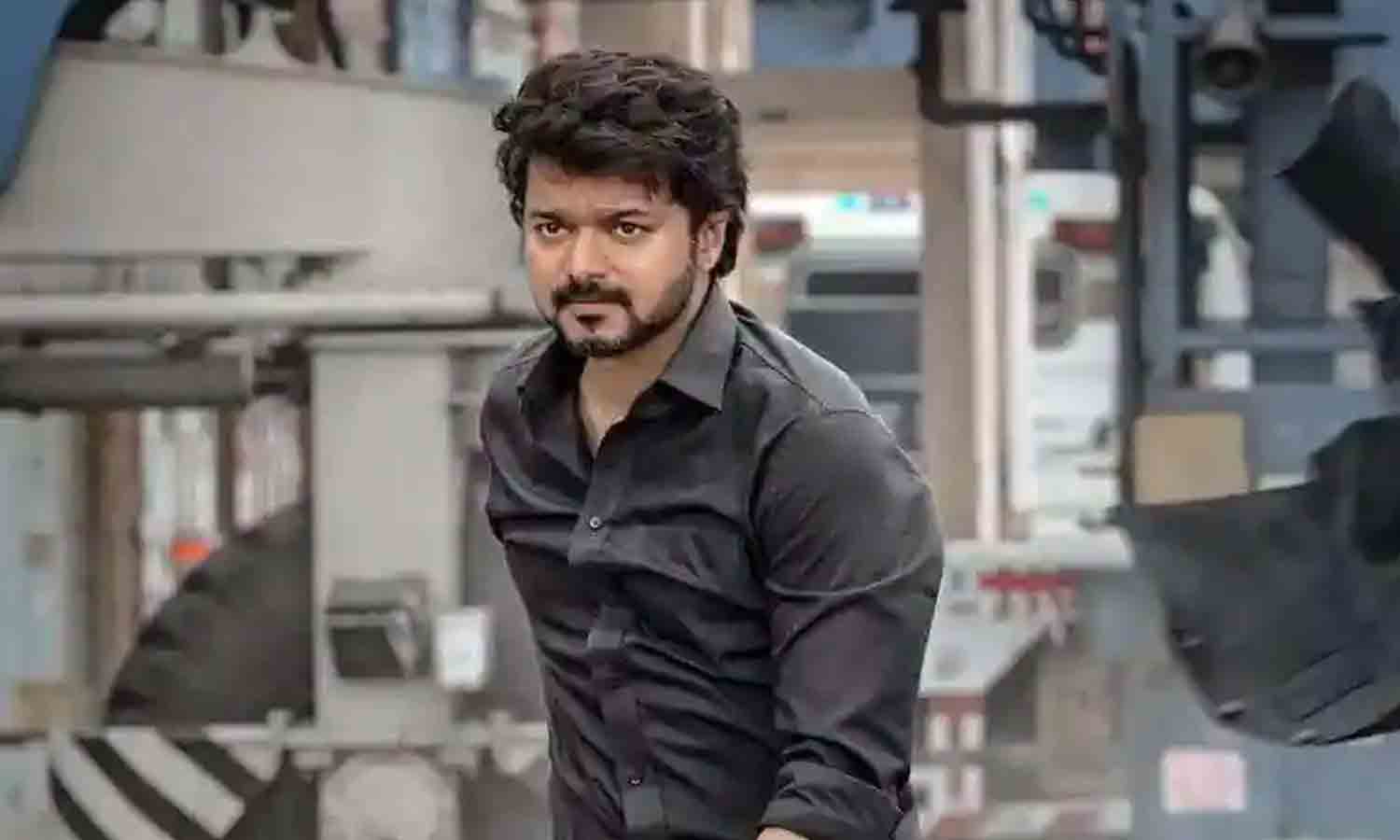 மாஸ் லுக்கில் விஜய்: புதிய போஸ்டரை வெளியிட்டு ரசிகர்களை ...