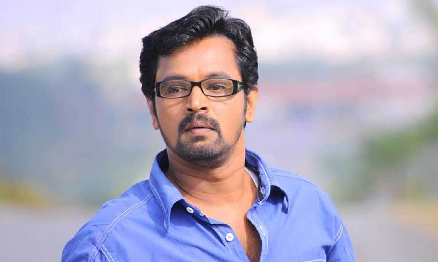 வித்தியாசம் காட்டிய சேரன்.. எளிய மக்கள் வெளியிட்ட போஸ்டர் | Tamil ...