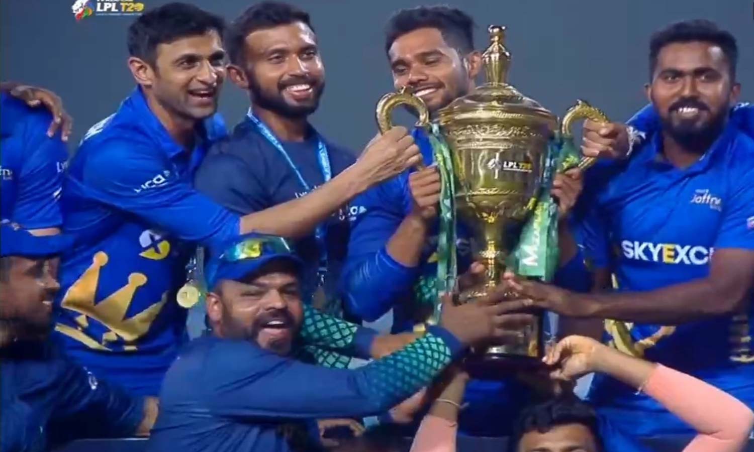 லங்கா பிரீமியர் லீக் - கோப்பையை கைப்பற்றியது ஜாஃப்னா கிங்ஸ் | Jaffna ...