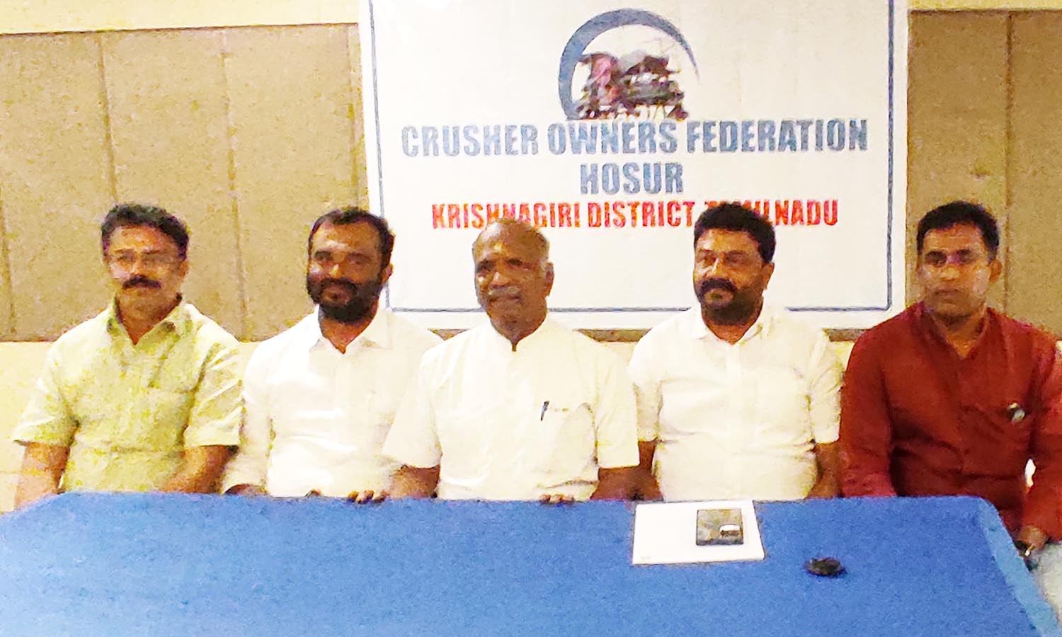 நீதிமன்ற உத்தரவுப்படி சாலையை திறக்க வேண்டும்: ஓசூரில் கிரஷர் ...