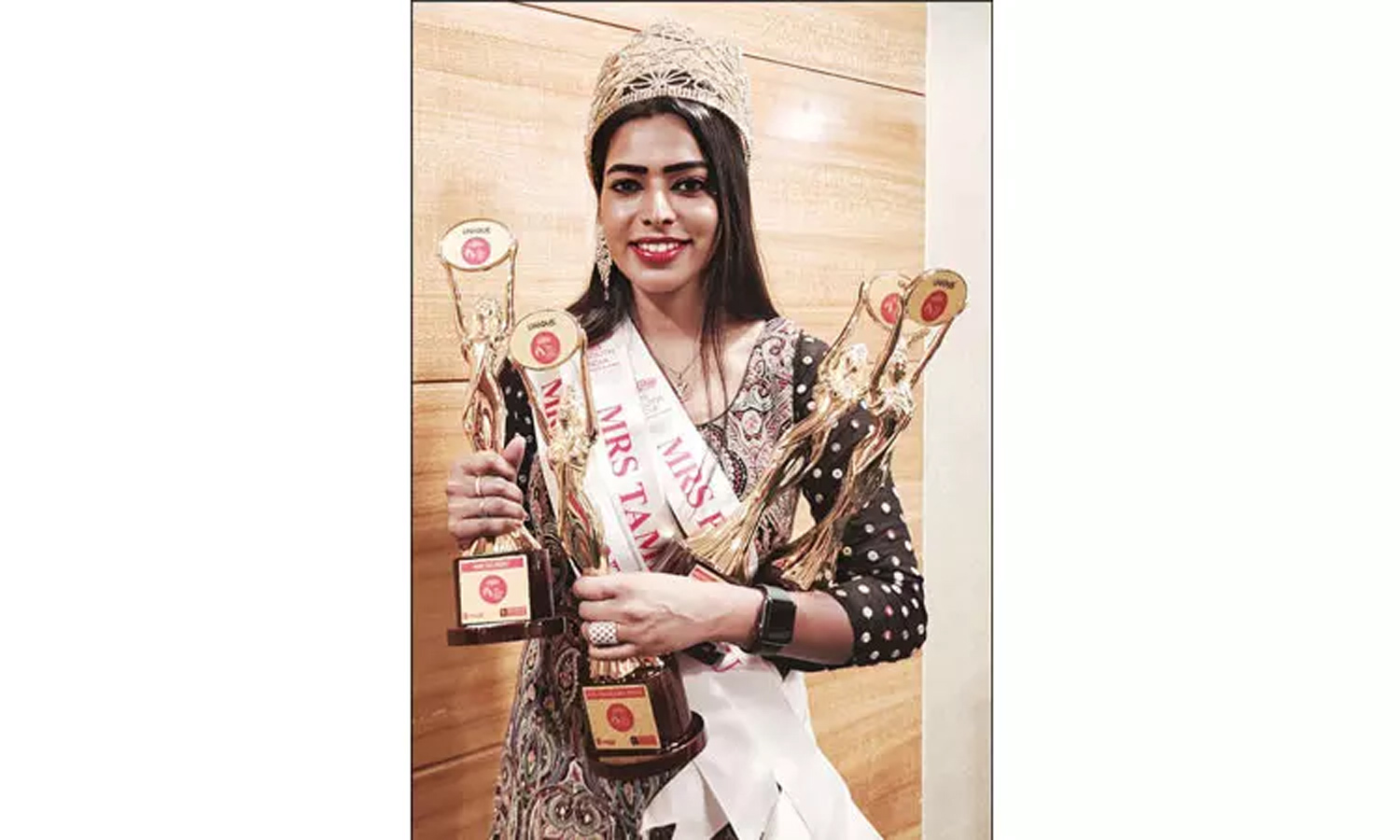 திருமதி தமிழ்நாடு அழகி பட்டம் வென்ற கோவை பெண் | Coimbatore woman won Miss TN title