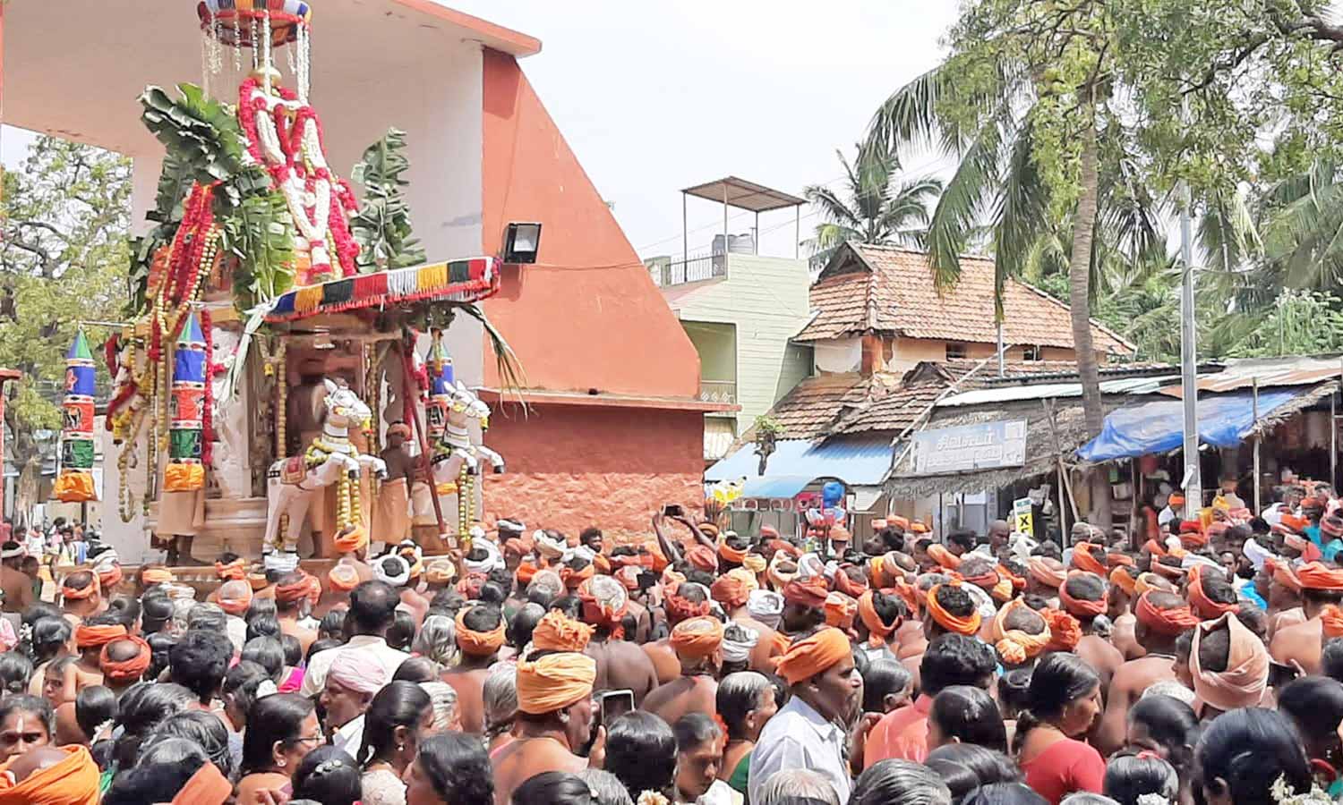 சாமிதோப்பு அய்யா வைகுண்டசாமி தலைமைப்பதியில் தைத்திருவிழா தேரோட்டம் ...