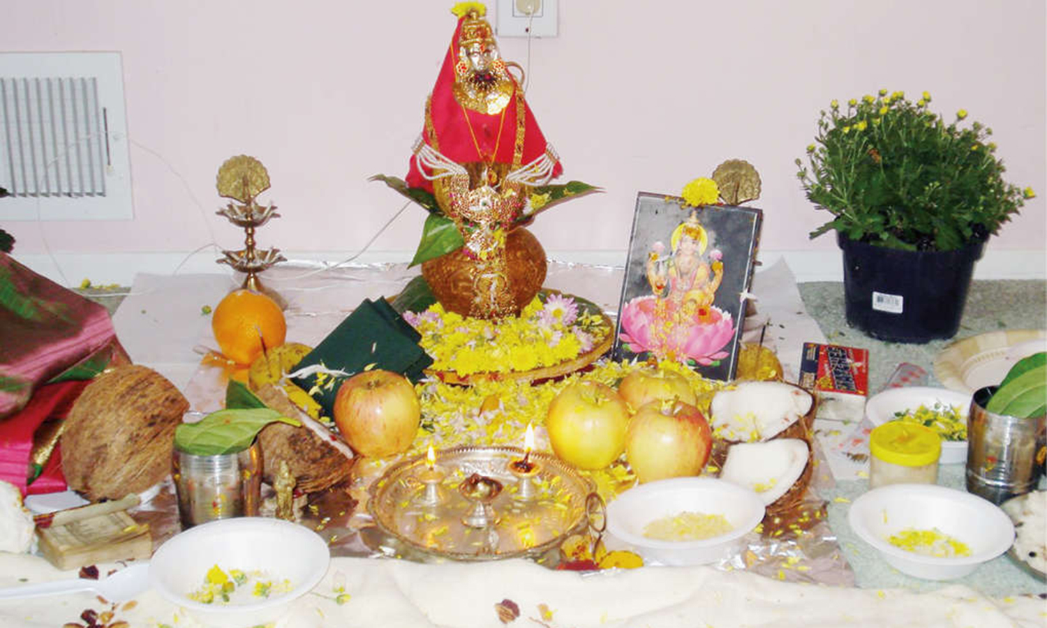 வீட்டிற்குள் குல தெய்வ சக்தியை அழைக்கலாம்... அழைப்பது எப்படி ...