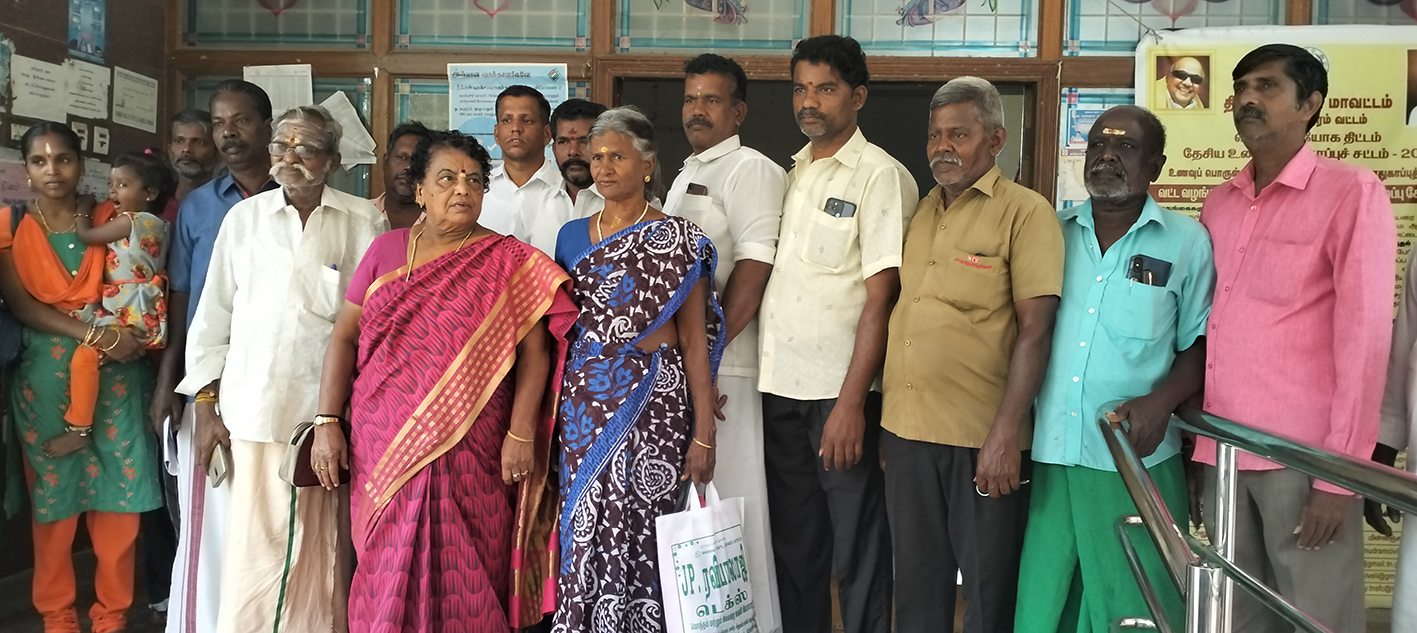 அம்பையில் குடியிருப்போர் நலச்சங்கம் சார்பில் டாஸ்மாக் கடையை அகற்றக்கோரி ...