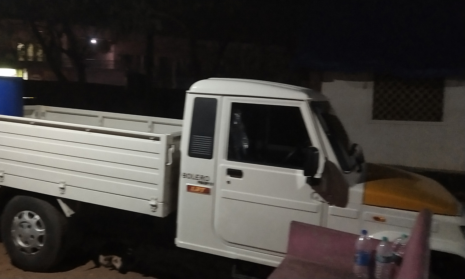 குலசேகரம் அருகே கோழி கழிவுகளை சானலில் கொட்டிய டெம்போ டிரைவர் ...