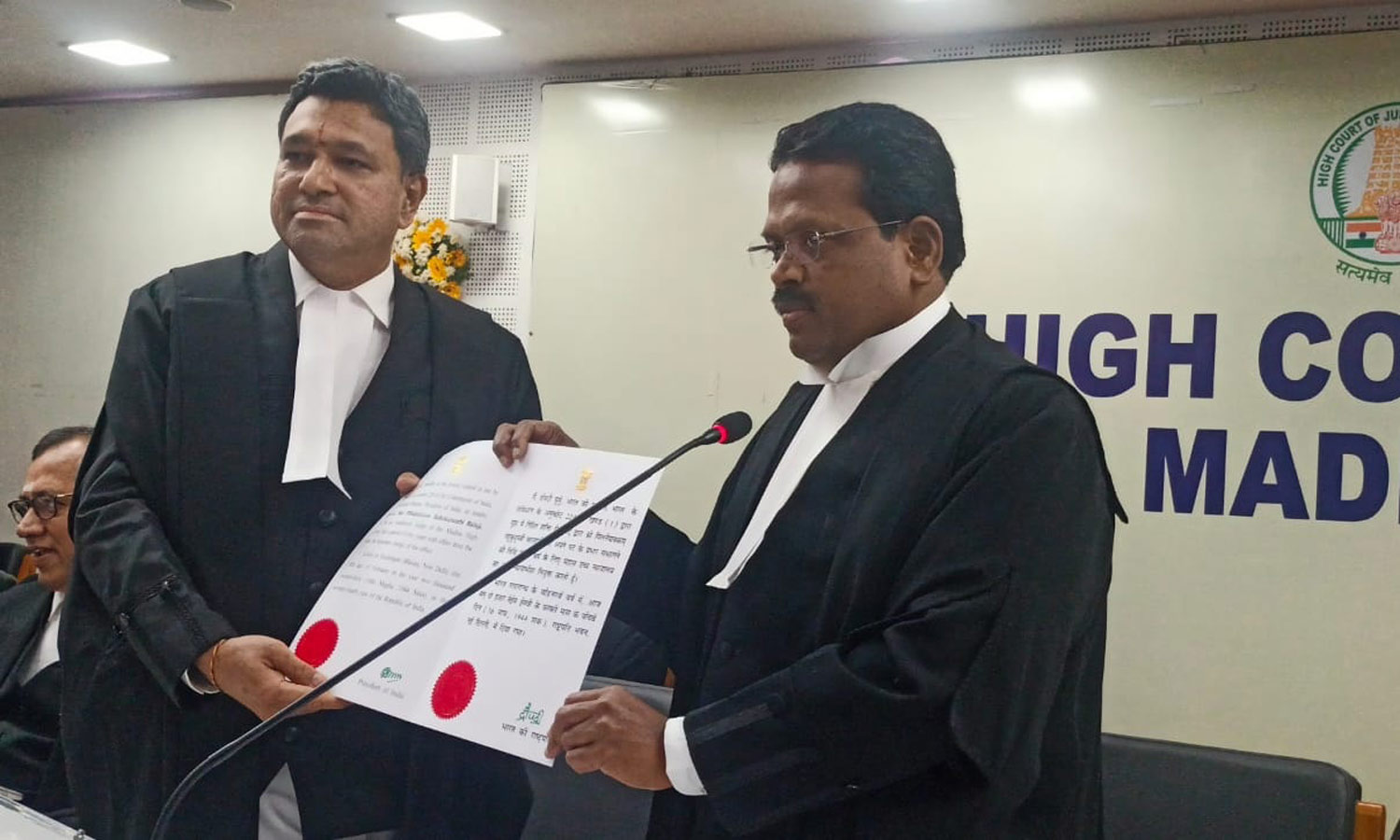 சென்னை ஐகோர்ட்டில் 5 புதிய நீதிபதிகள் இன்று பதவி ஏற்றனர்- பொறுப்பு ...