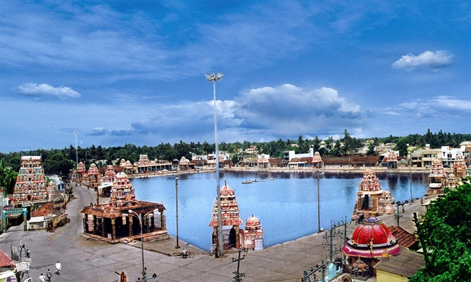 கும்பகோணம் மகாமக குளத்தில் உள்ள தண்ணீரை வெளியேற்ற கூடாது: பக்தர்கள் ...