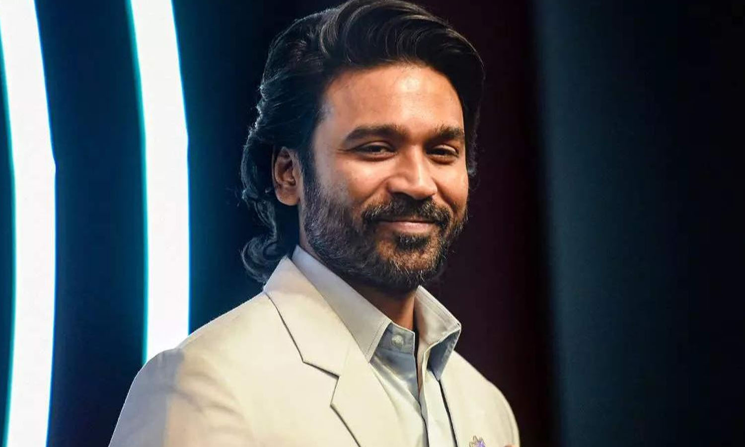 புது வீட்டில் குடியேறிய நடிகர் தனுஷ் | Tamil cinema actor dhanush moves ...