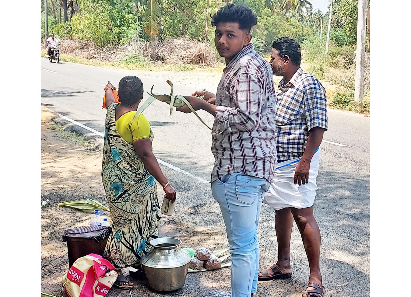 உடன்குடி சுற்றுப்புற கிராமங்களில் பதநீர் உற்பத்தி தொடங்கியது | Pataneer ...