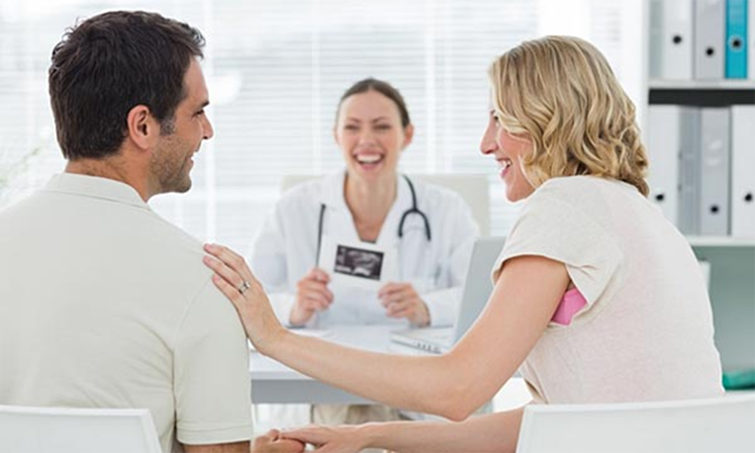 குழந்தையின்மை பிரச்சினைக்கு எப்போது டாக்டரை அணுகுவது?: டாக்டர்கள் ...