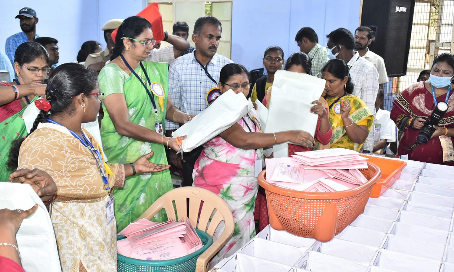 ஈரோடு இடைத்தேர்தல்- காங்கிரஸ் வேட்பாளர் முன்னிலை | Erode by election ...