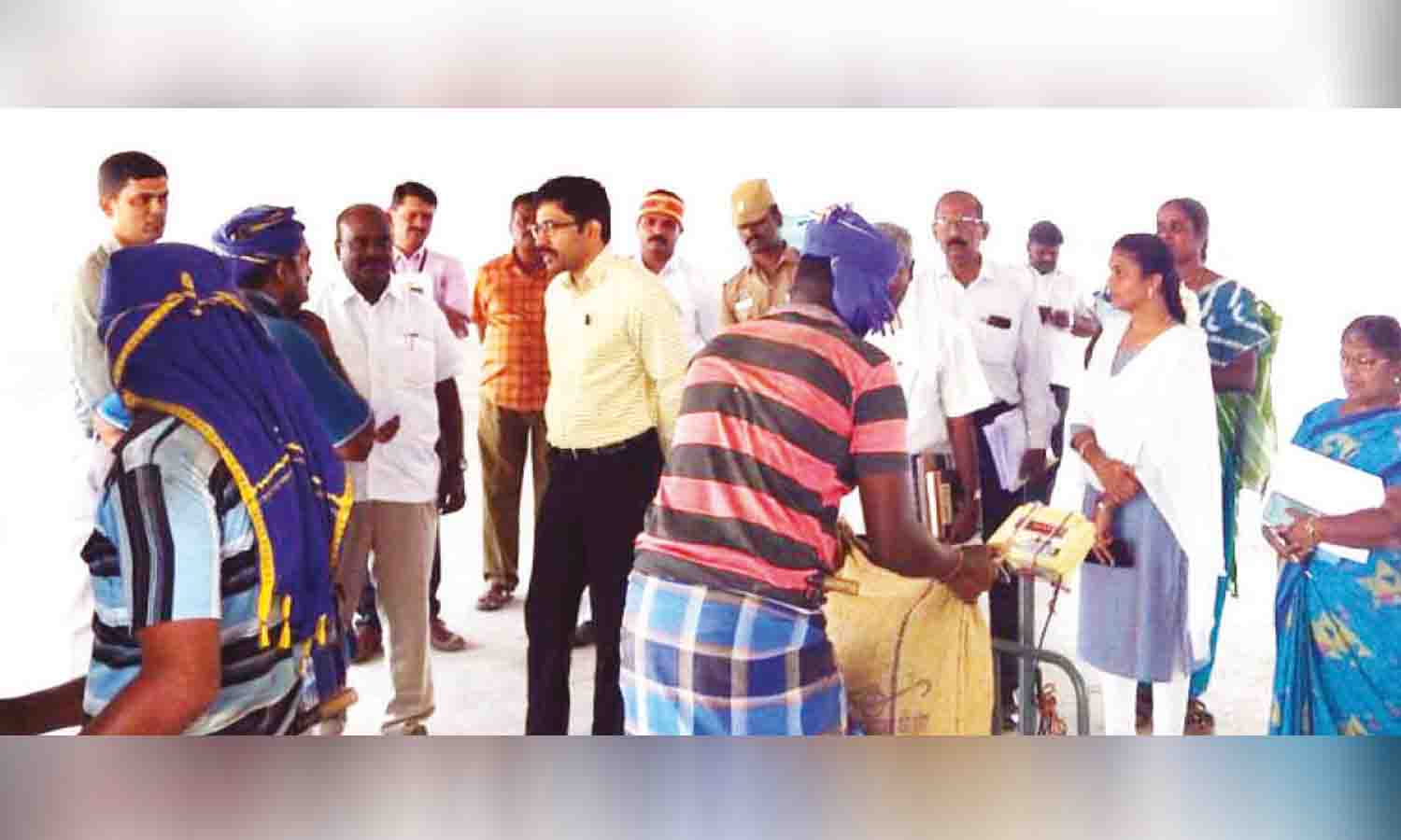 வெள்ளகோவில் நேரடி நெல் கொள்முதல் நிலையத்தில் கலெக்டர் ஆய்வு | Tirupur ...