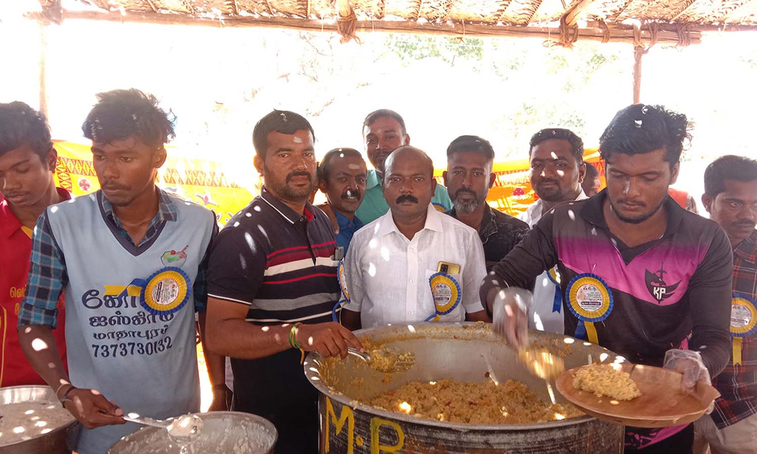 பாவூர்சத்திரம் வென்னிமலை முருகன் கோவிலில் டாக்டர் பா.சிவந்தி ஆதித்தனார் ...