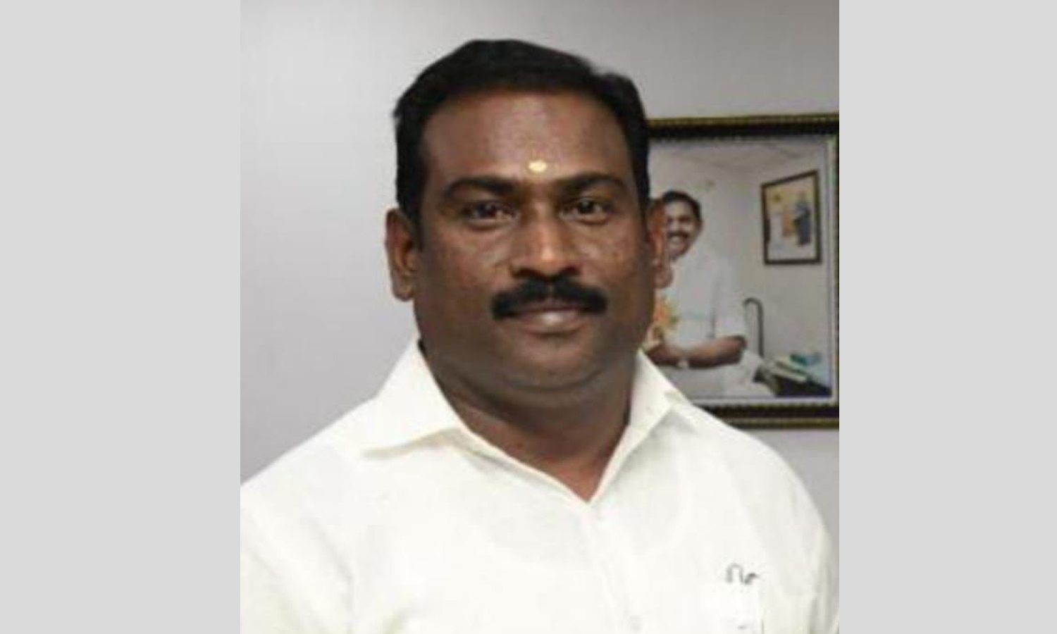 அ.தி.மு.க. பிரமுகர் கொலையில் பிளஸ்-2 மாணவன் உள்பட 5 பேர் கைது | admk ...