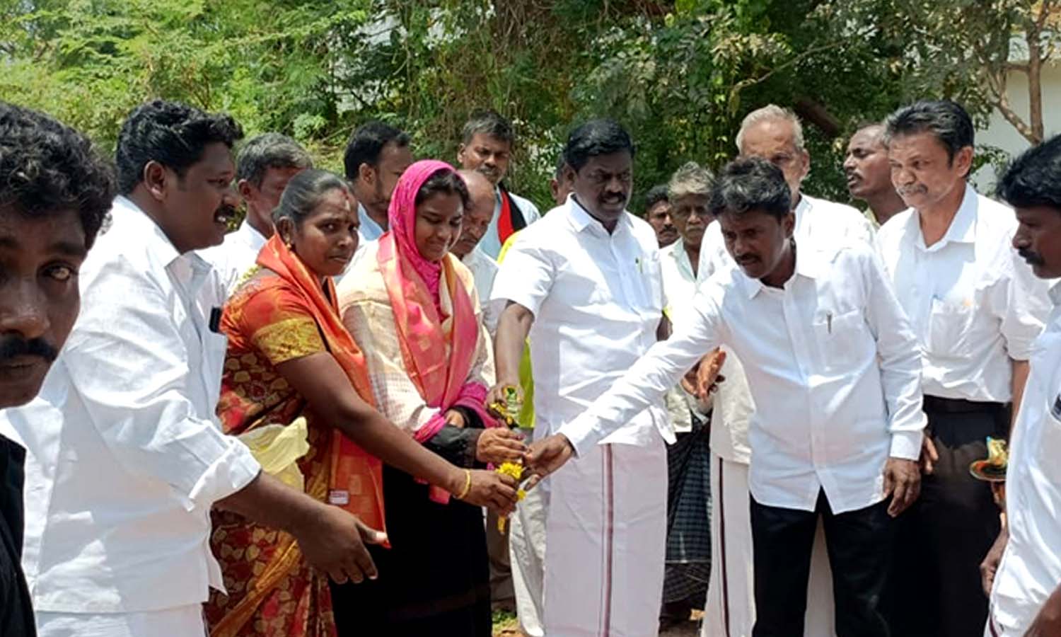 கடையம் பகுதியில் வளர்ச்சிப்பணிகள் சிவபத்மநாதன் தொடங்கிவைத்தார் ...