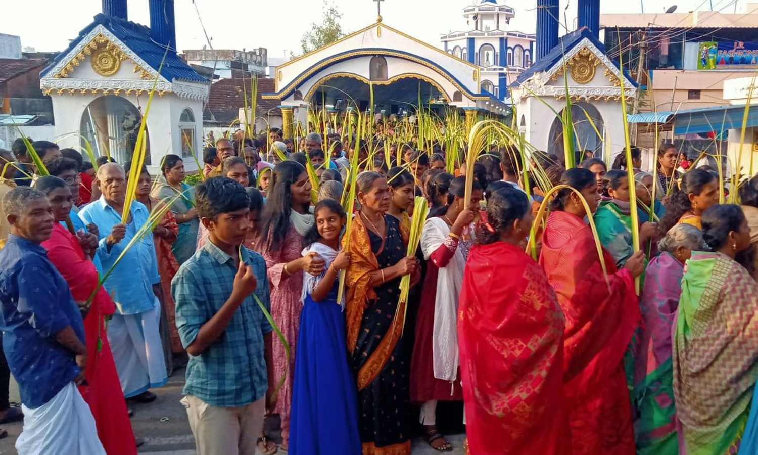 குமரி மாவட்டத்தில் இன்று ஓசானா பாடல் பாடிய படி கிறிஸ்தவர்கள் குருத்தோலை ...