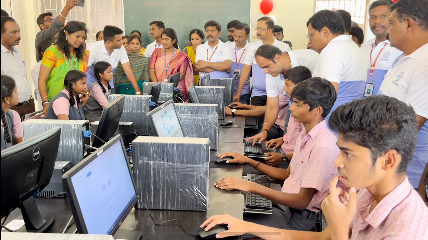 அரசு மாதிரி பள்ளிக்கு ரூ.15 லட்சம் மதிப்பீட்டில் அதிநவீன கணினி ஆய்வகம் ...