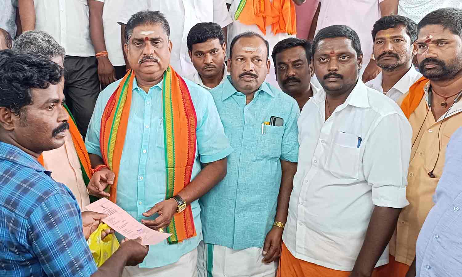 பயனாளிகளுக்கு சிவப்பு ரேசன் அட்டை-அமைச்சர் நமச்சிவாயம் வழங்கினார் | Red ...