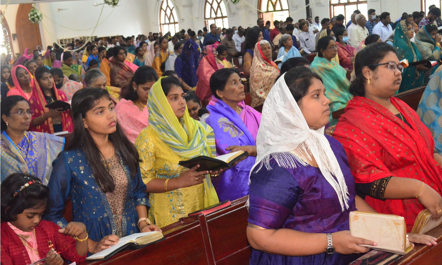 ஈஸ்டர் பண்டிகை-கோவையில் கிறிஸ்தவ ஆலயங்களில் சிறப்பு திருப்பலி | Easter ...