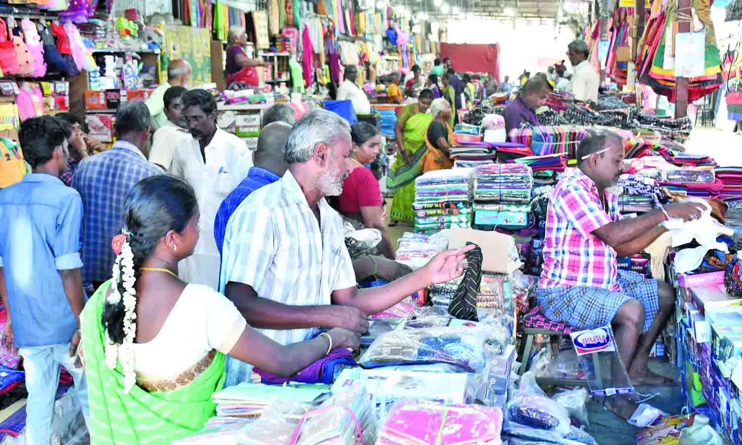 வெளி மாநில ஆடர்கள் வருவதால் ஈரோடு ஜவுளி சந்தையில் கோடை வியாபாரம் ...
