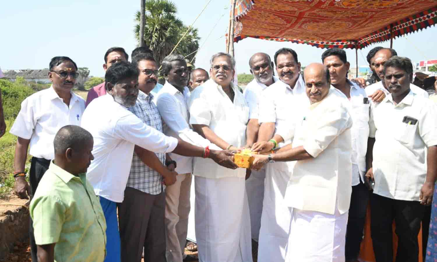 புதிய டீசல் நிலையம் அமைக்க பூமி பூஜை-சபாநாயகர் ஏம்பலம் செல்வம் தொடங்கி ...