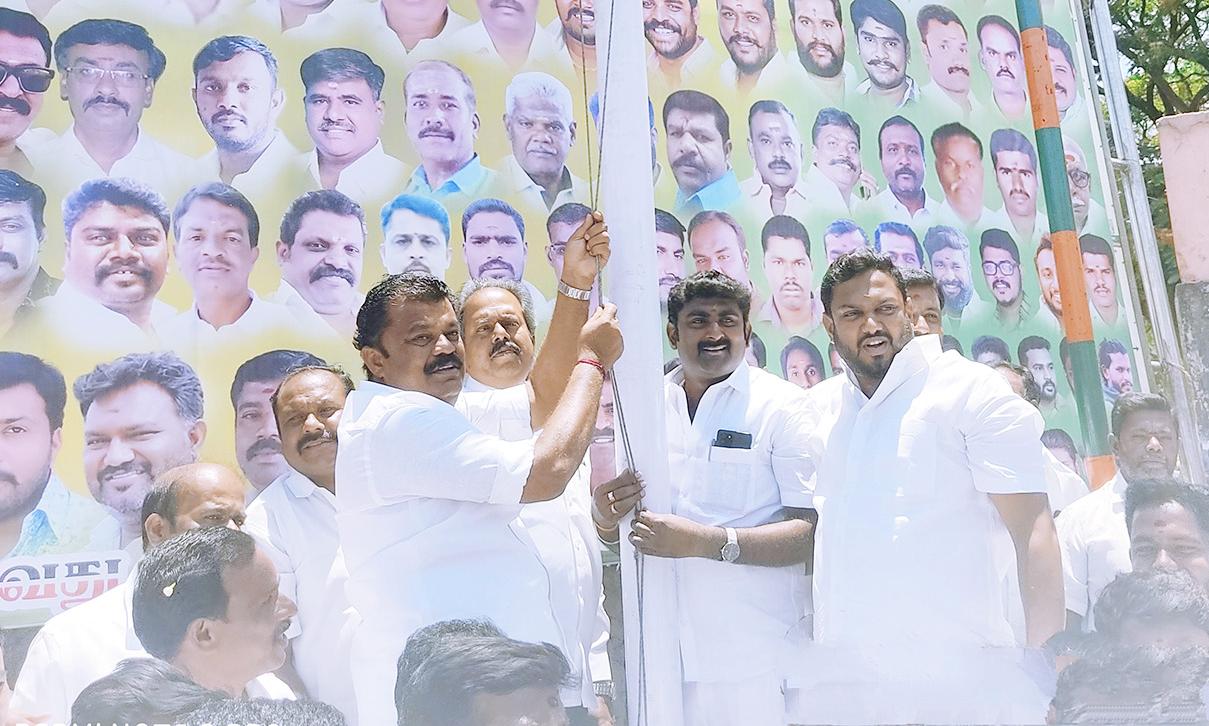 ஓசூரில் அ.தி.மு.க. கட்சி கொடி ஏற்று விழா | ADMK in Hosur Party flag ...