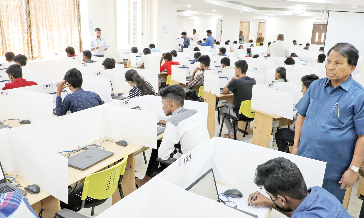 வி.ஐ.டி.யில் பி.டெக் படிப்பில் சேருவதற்கான நுழைவுத்தேர்வு 125 ...