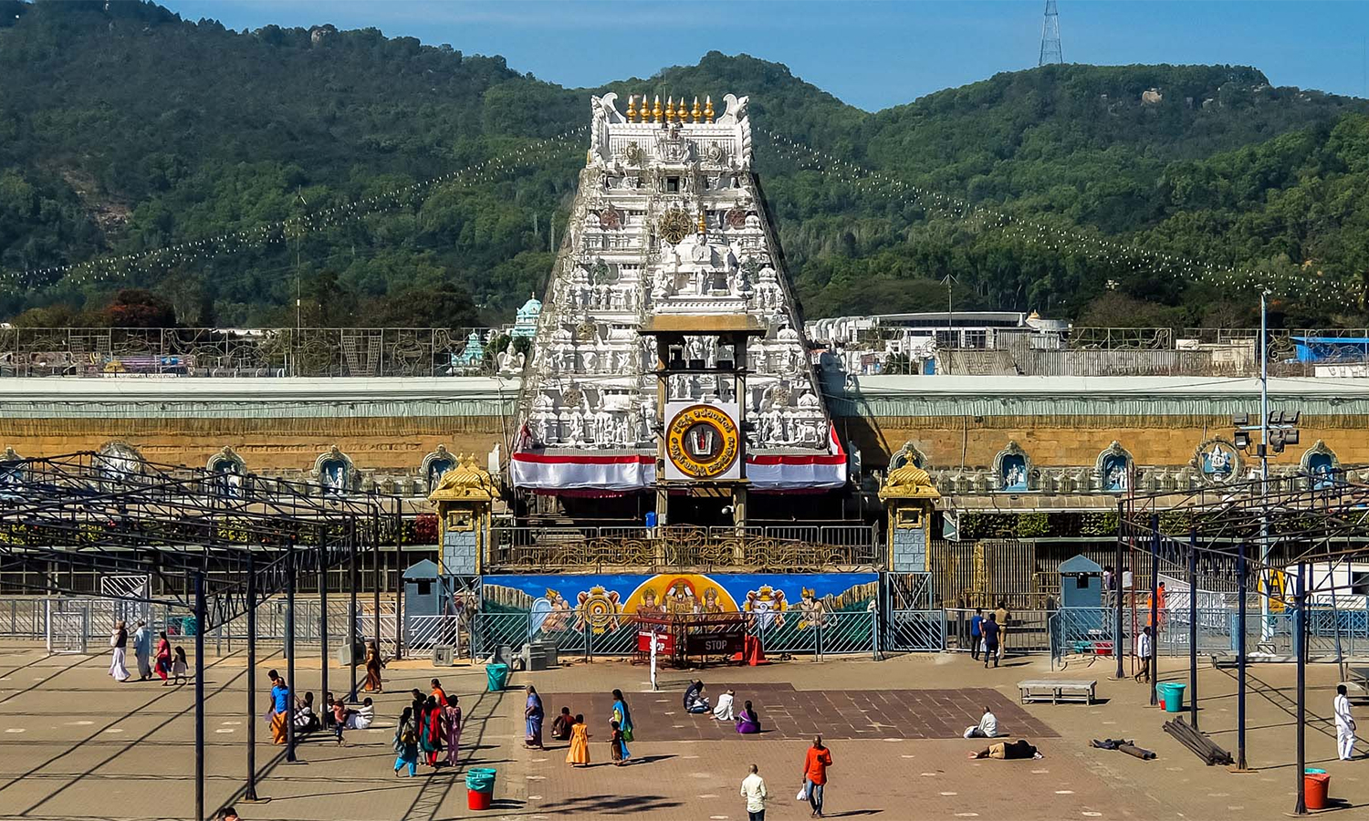 திருப்பதி கோவிலில் ஆர்ஜித சேவை டிக்கெட் நாளை ஆன்லைனில் வெளியீடு