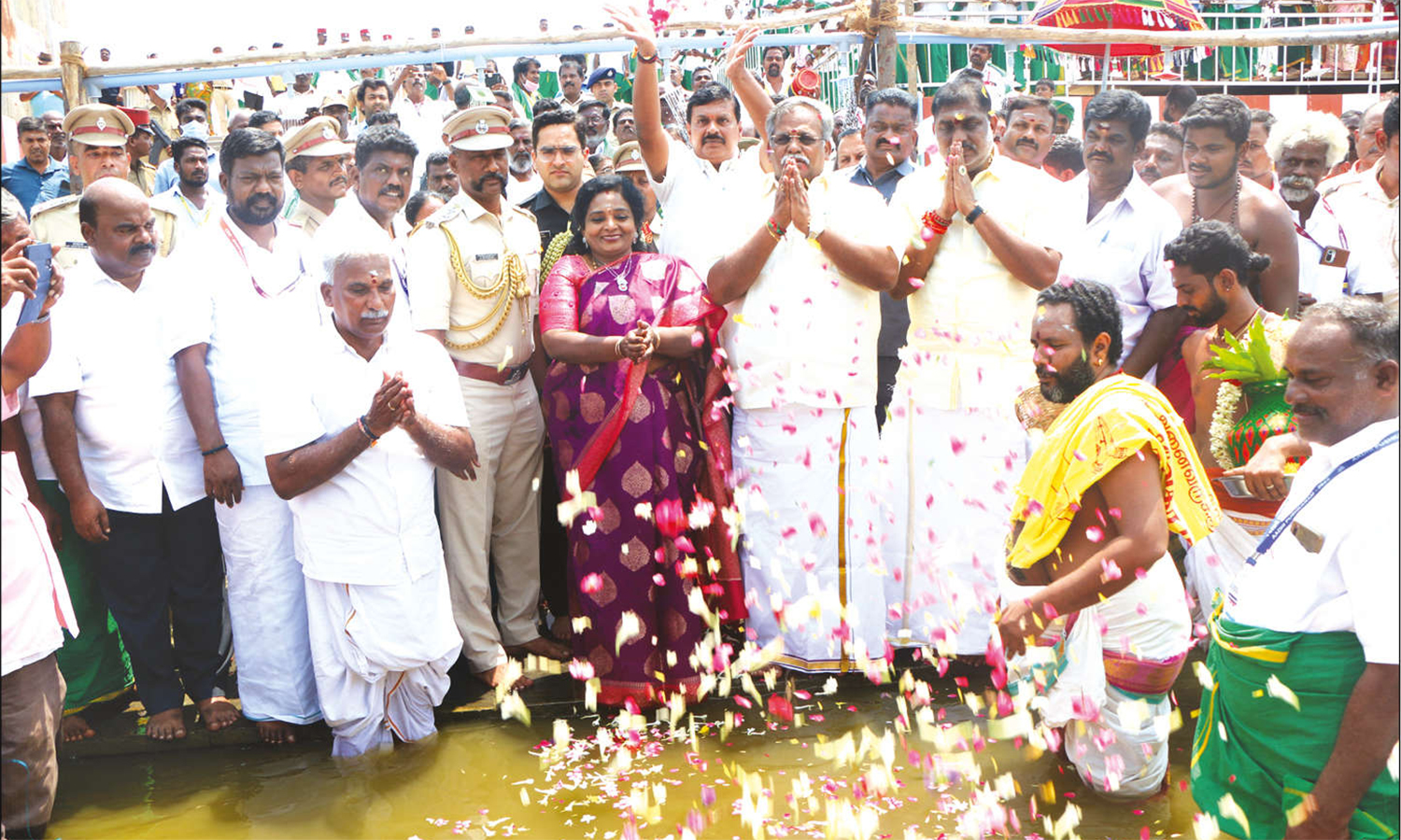 திருக்காஞ்சியில் ஆதி புஷ்கரணி விழா தொடங்கியது: சங்கராபரணி ஆற்றில் ...
