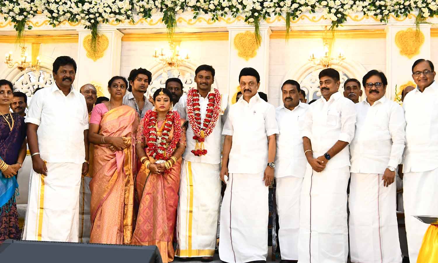 இந்தியாவை காப்பாற்ற தி.மு.க.வினர் தயாராக வேண்டும்- முதலமைச்சர் மு.க ...