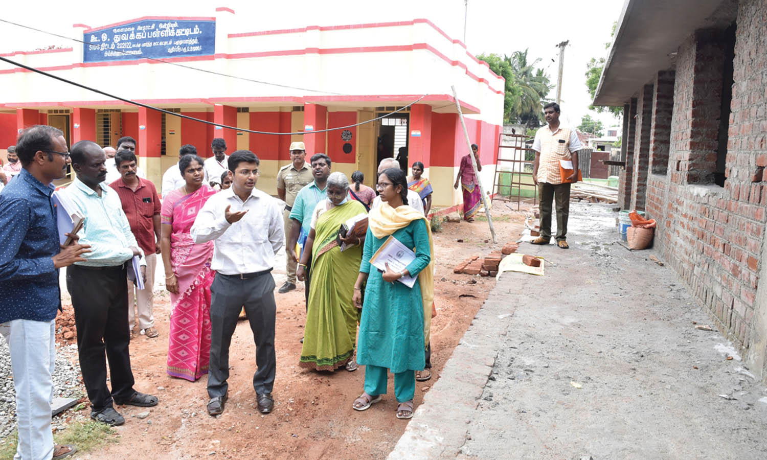 சமத்தூர், கோட்டூர் பகுதியில் வளர்ச்சித்திட்ட பணிகளை கலெக்டர் நேரில் ...