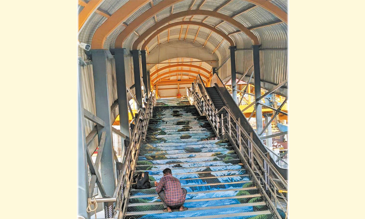 தியாகராய நகர் பஸ் நிலையம்-மாம்பலம் ரெயில் நிலையம் இடையிலான ஆகாய நடை ...