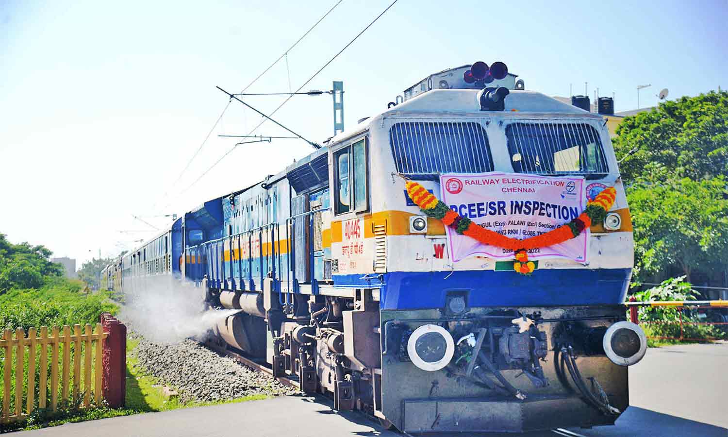 அரக்கோணம்-ஆவடி இடையே ஏ.சி.பெட்டிகளுடன் ரெயில் சோதனை ஓட்டம் | Ranipettai ...