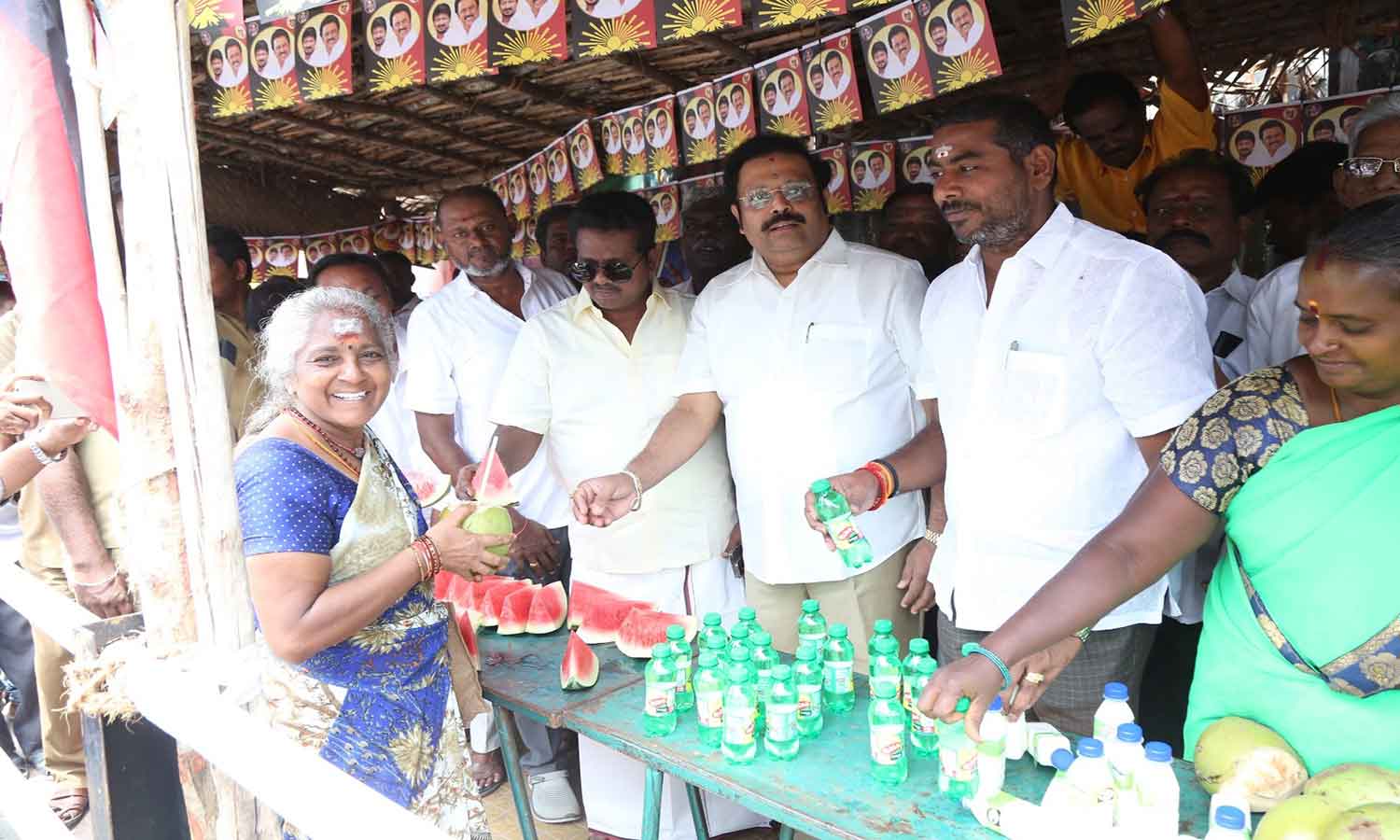 காட்பாடி- சித்தூர் பஸ் நிலையத்தில் தண்ணீர் பந்தல் திறப்பு | Vellore ...