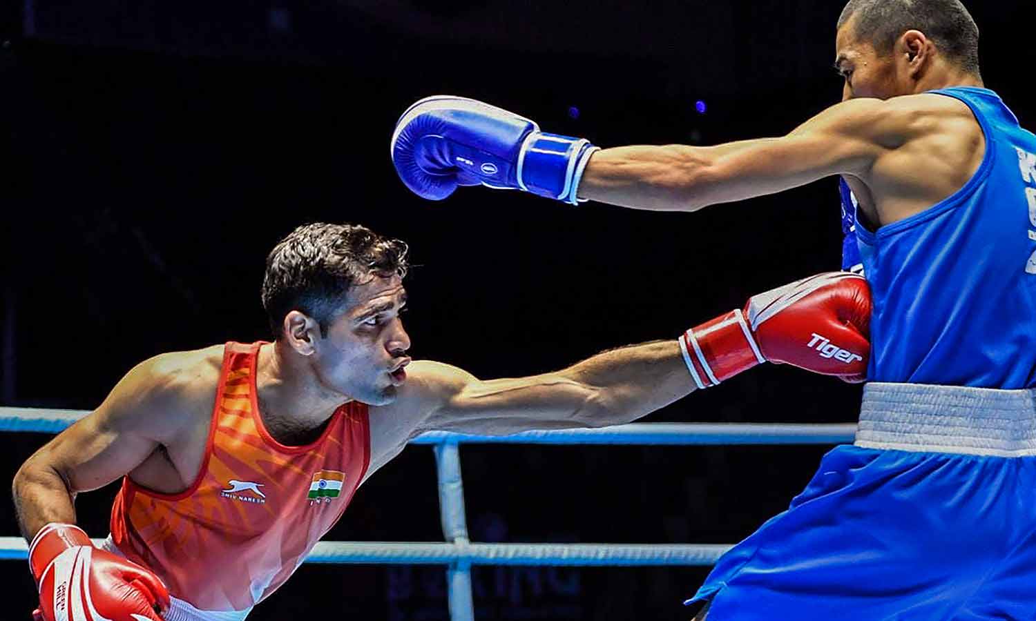 குத்துச்சண்டை சாம்பியன்ஷிப்: மூன்று பதக்கங்களை உறுதி செய்த இந்திய வீரர்கள்