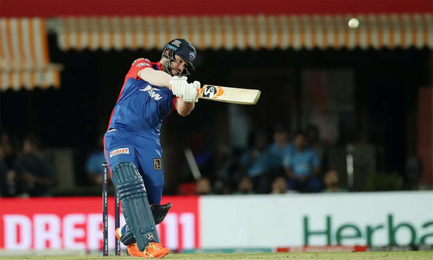 ரூசோ, பிருத்வி ஷா அபார ஆட்டம்... பஞ்சாப் கிங்ஸ் அணிக்கு 214 ரன்கள் ...