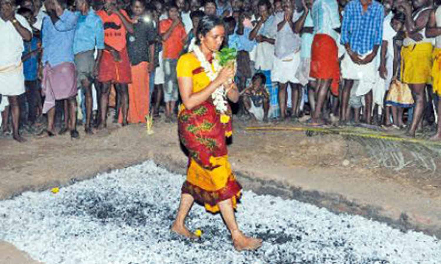 திரவுபதி அம்மன் கோவில் தீமிதி திருவிழா | Thimiti Festival of Goddess ...