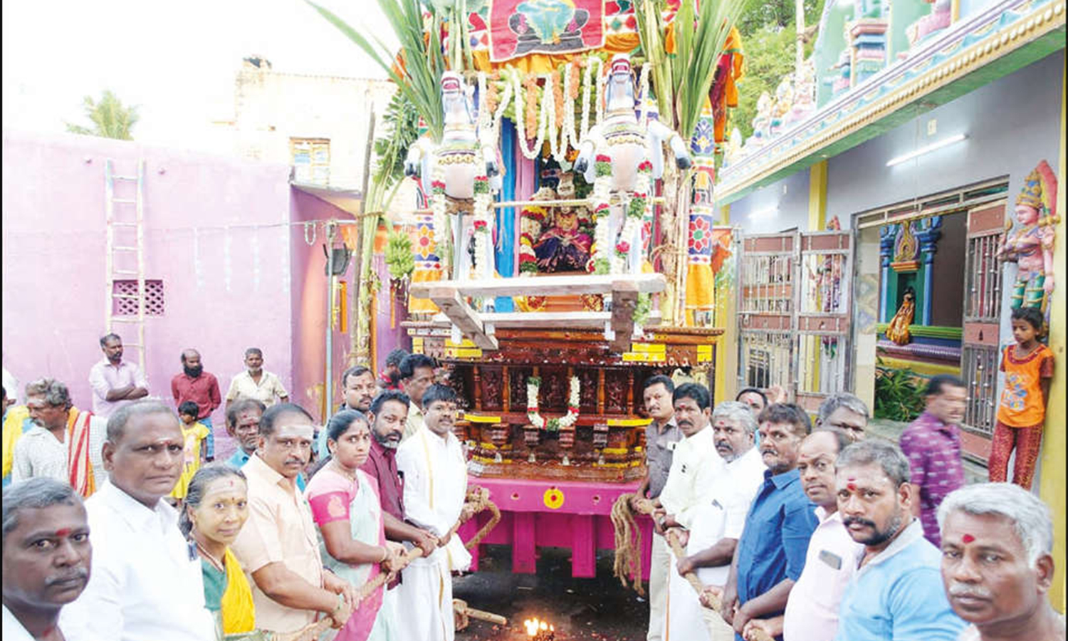 குடியாத்தத்தில் கெங்கையம்மன் திருவிழா தேரோட்டம் | gudiyatham gangai ...