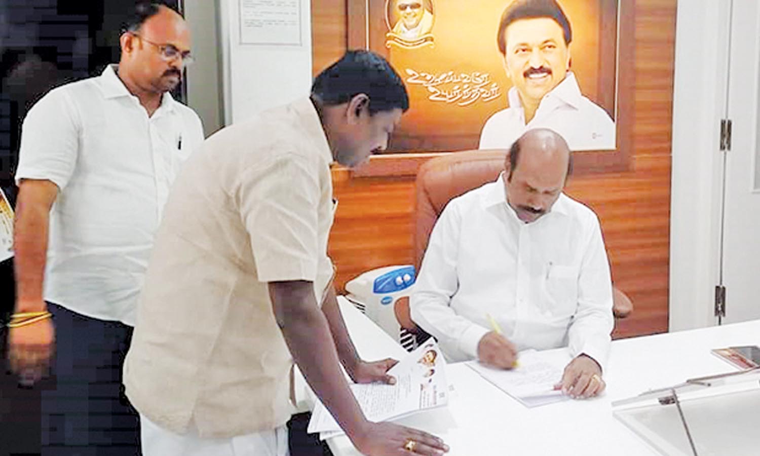 தென்காசியில் புறவழிச்சாலை அமைக்க வேண்டும்-பொதுப்பணித்துறை அமைச்சரிடம் ...