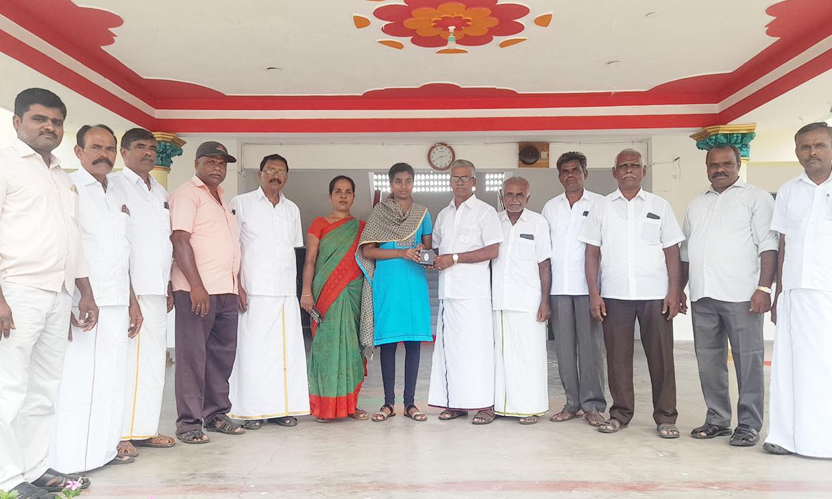 நீட் தேர்வில் சாதனை படைத்த மாணவிக்கு பாராட்டு விழா | Felicitation ...