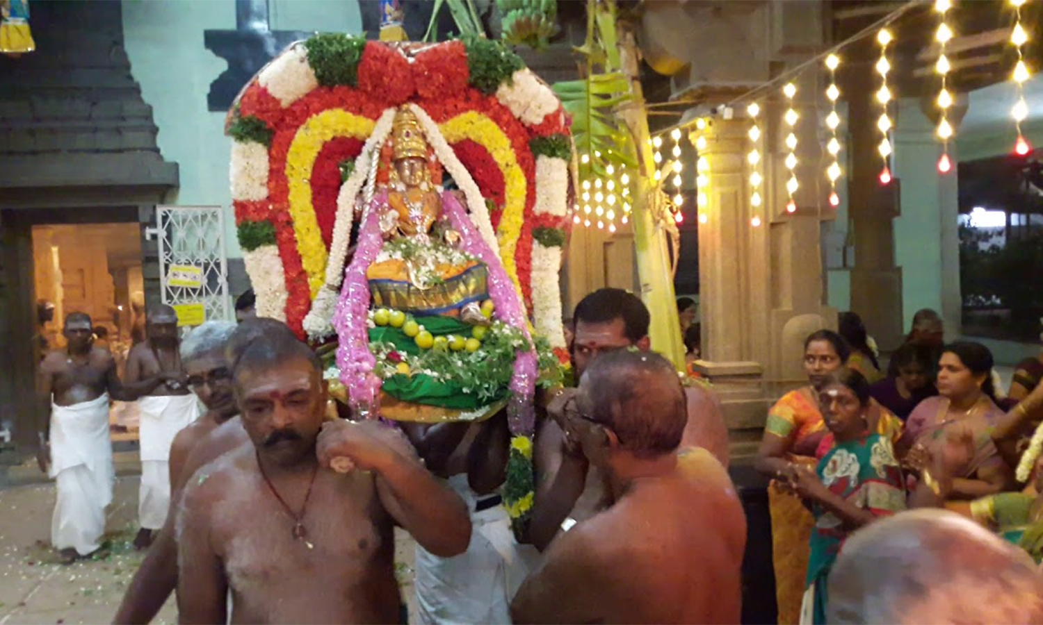 கொம்மடிக்கோட்டை வாலைகுருசுவாமி கோவிலில் நவராத்திரி விழா 26-ந் தேதி வரை ...