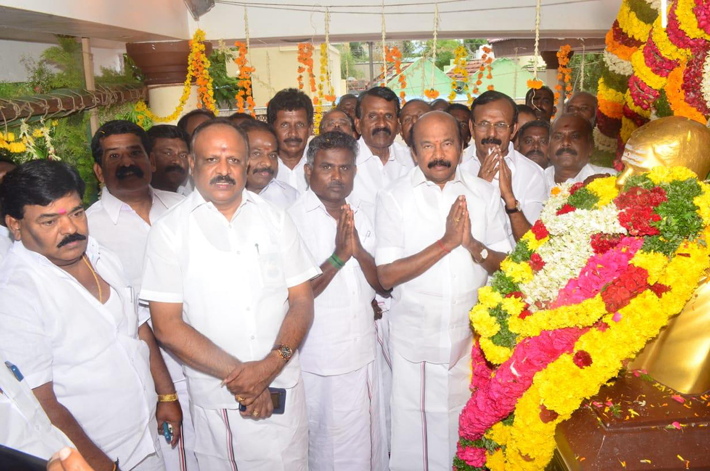 கக்கன் சிலைக்கு அ.தி.மு.க.வினர் மரியாதை | Madurai News ADMK respects ...