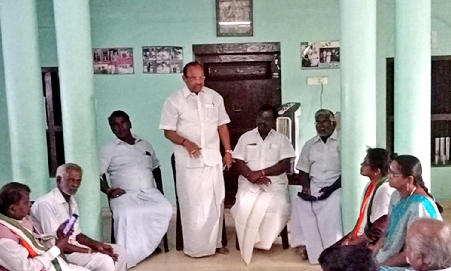 கடையத்தில் காங்கிரஸ் சார்பில் காமராஜருக்கு முழு உருவச்சிலை-ஆலோசனை ...