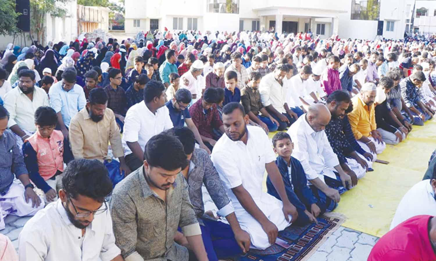 தஞ்சையில் பக்ரீத் பண்டிகையையொட்டி சிறப்பு தொழுகை | Special prayer on ...