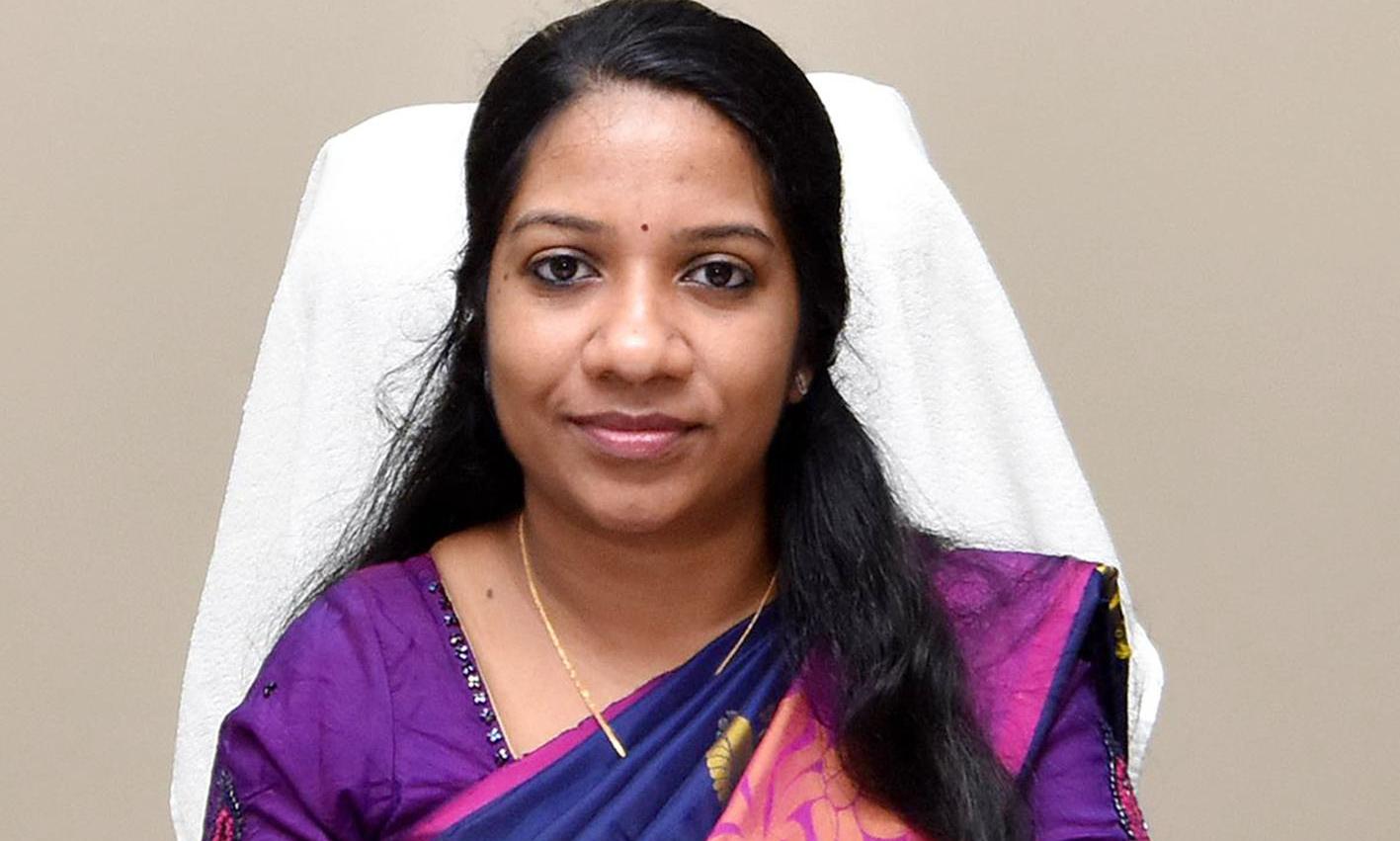 ஓசூர் அரசு பள்ளியில் மாணவர்களிடம் வசூல் செய்த பணம் திரும்ப ஒப்படைப்பு ...