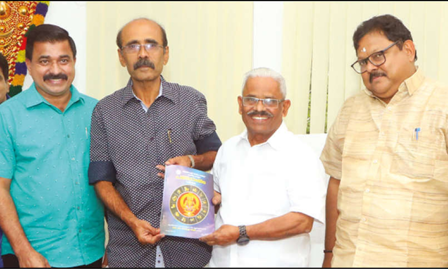 ஆடி அமாவாசை: பம்பை ஆற்றில் முன்னோர்களுக்கு தர்ப்பணம் கொடுக்க சிறப்பு ...